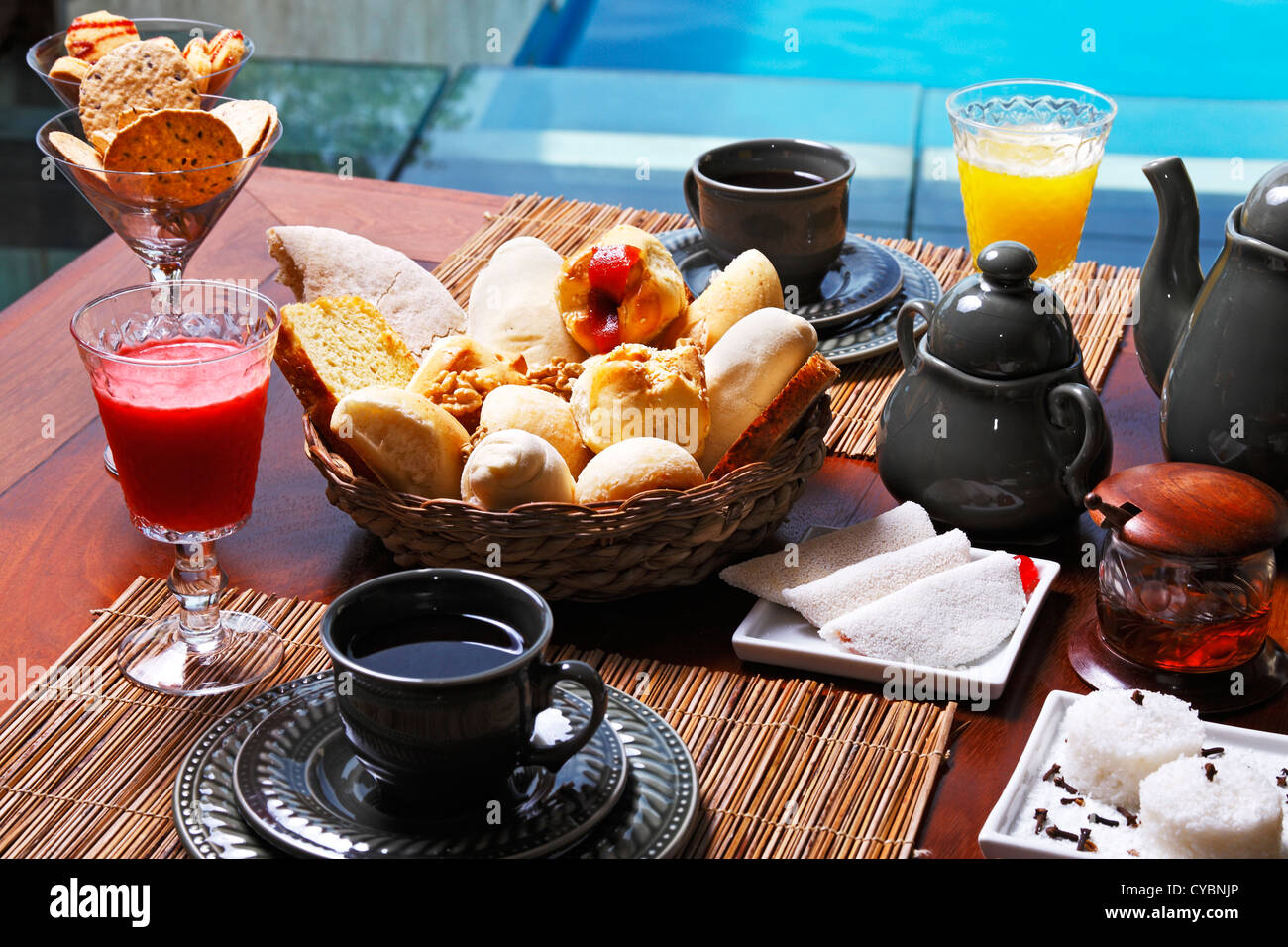 Breakfast on the beach Stock Photo - Alamy