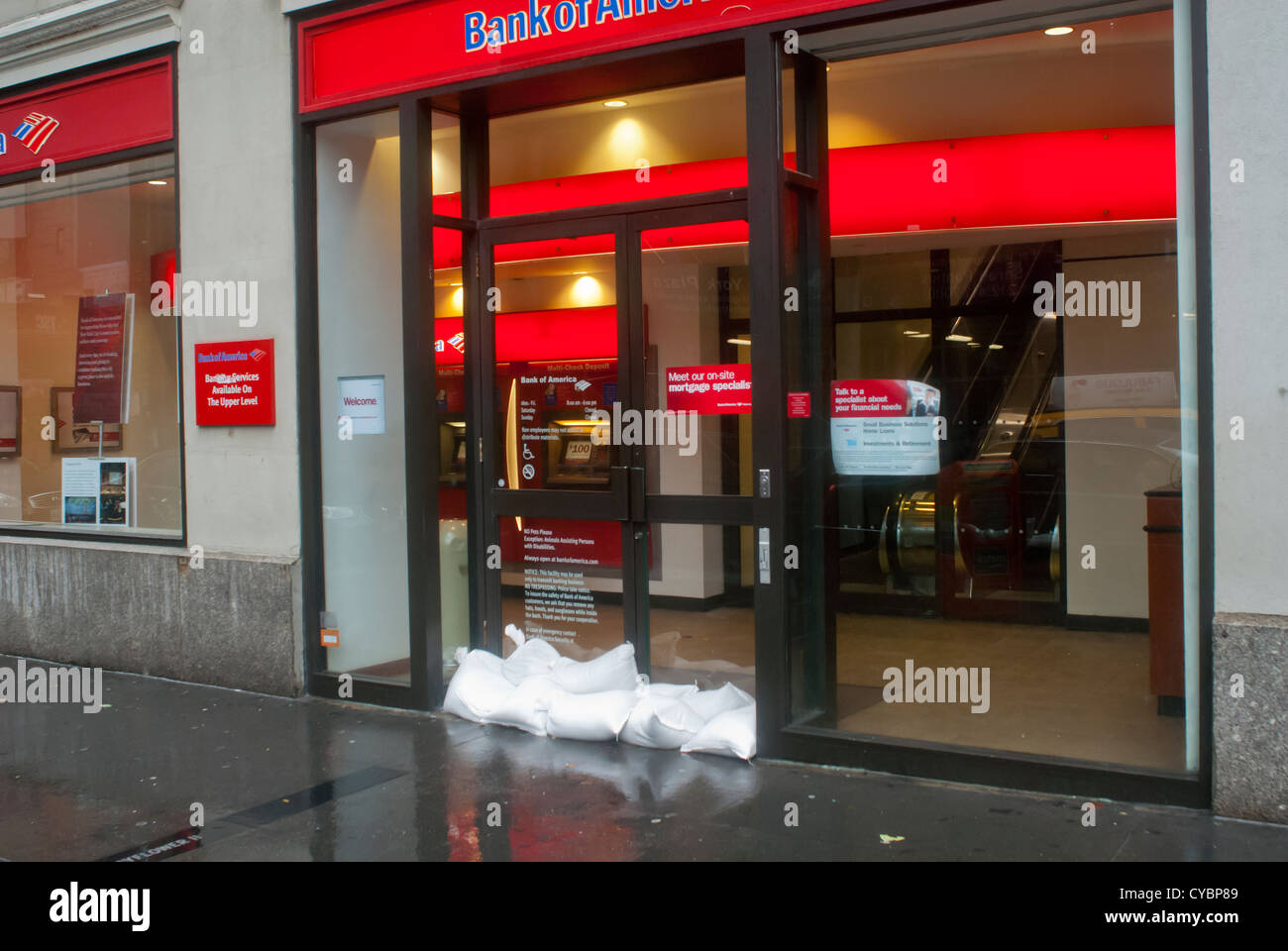 Sandbagging hi-res stock photography and images - Alamy