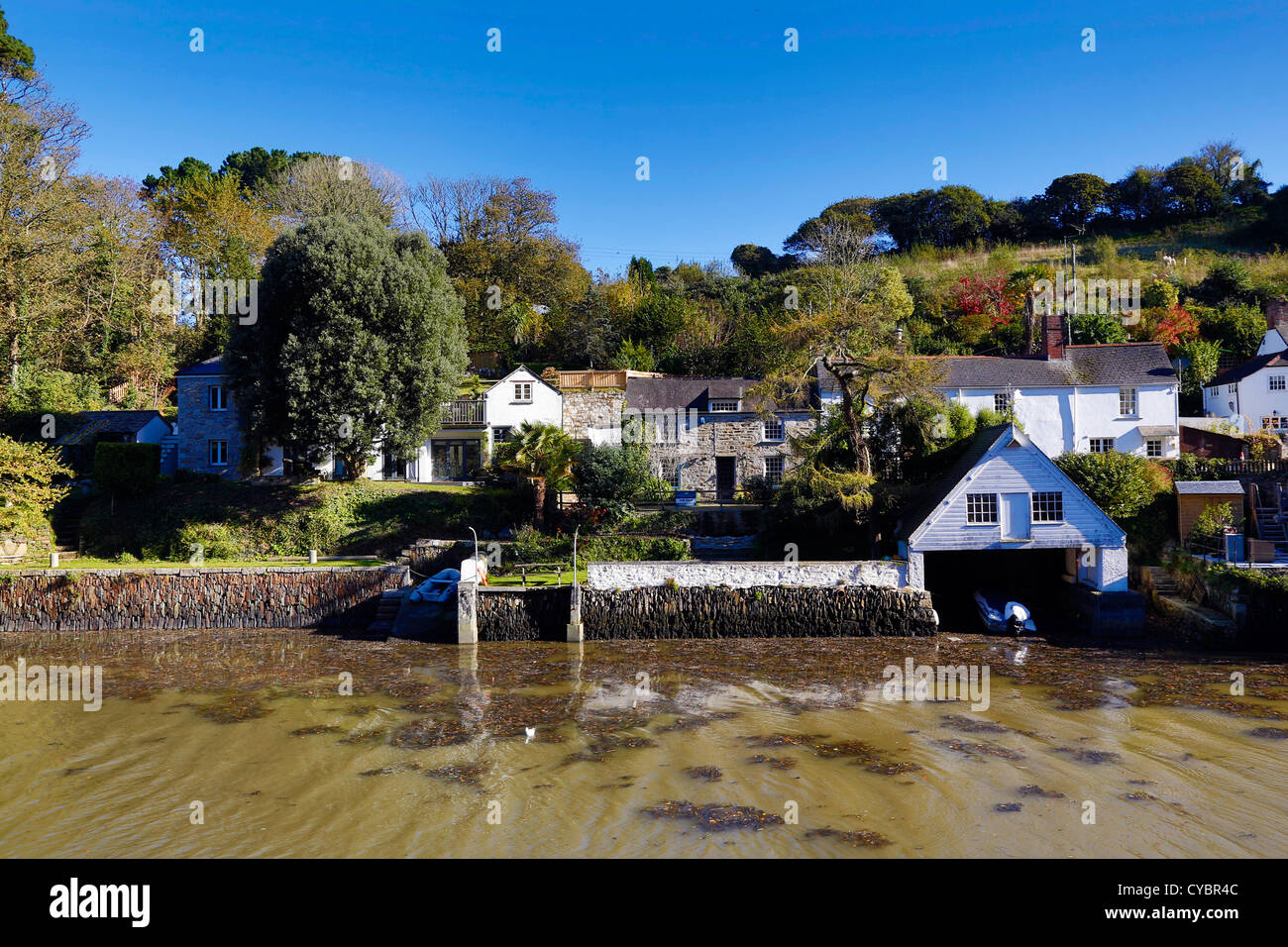 Helford village cornwall hi-res stock photography and images - Alamy