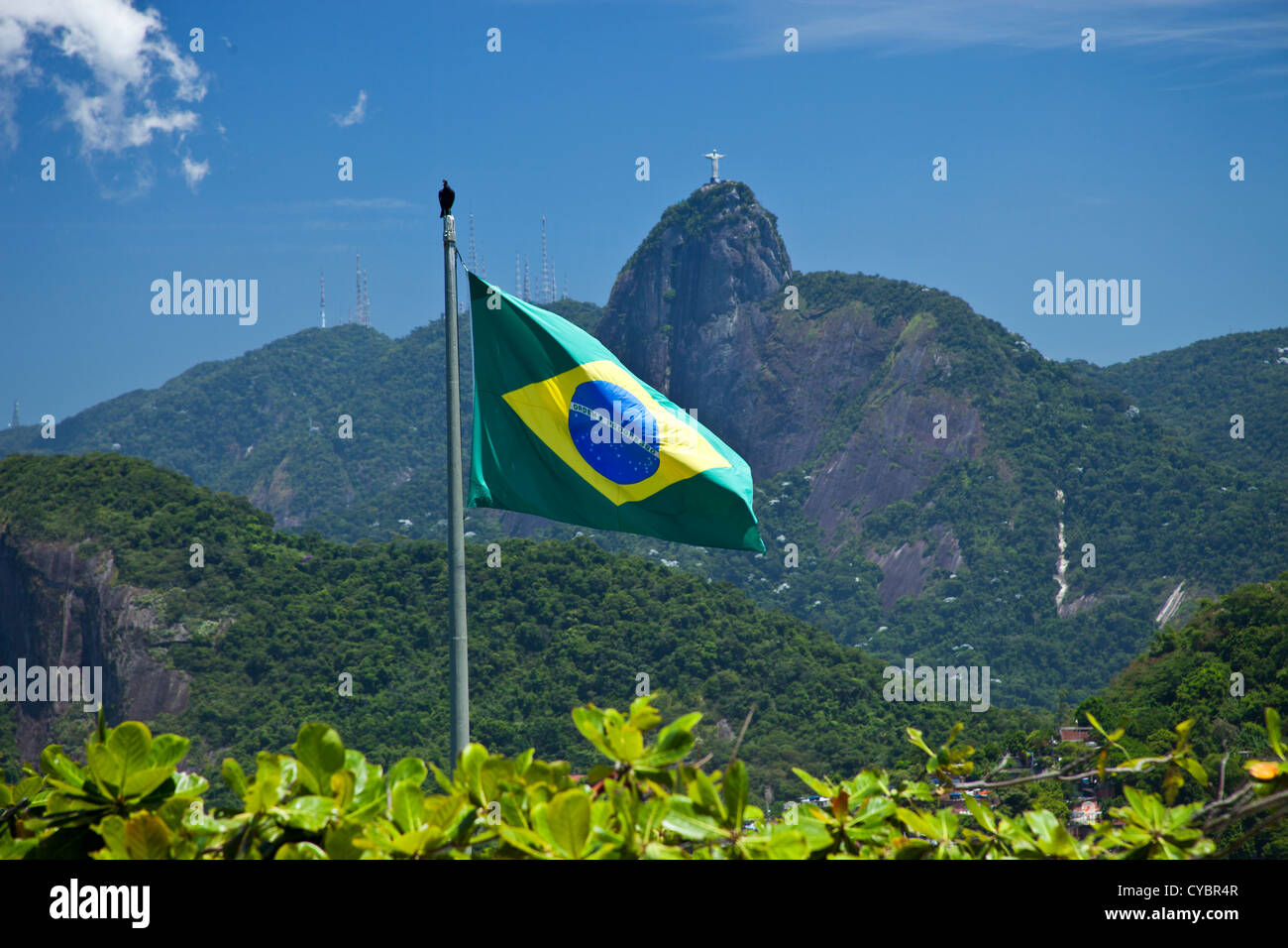 Rio de janeiro skyline flag brazil hi-res stock photography and images ...