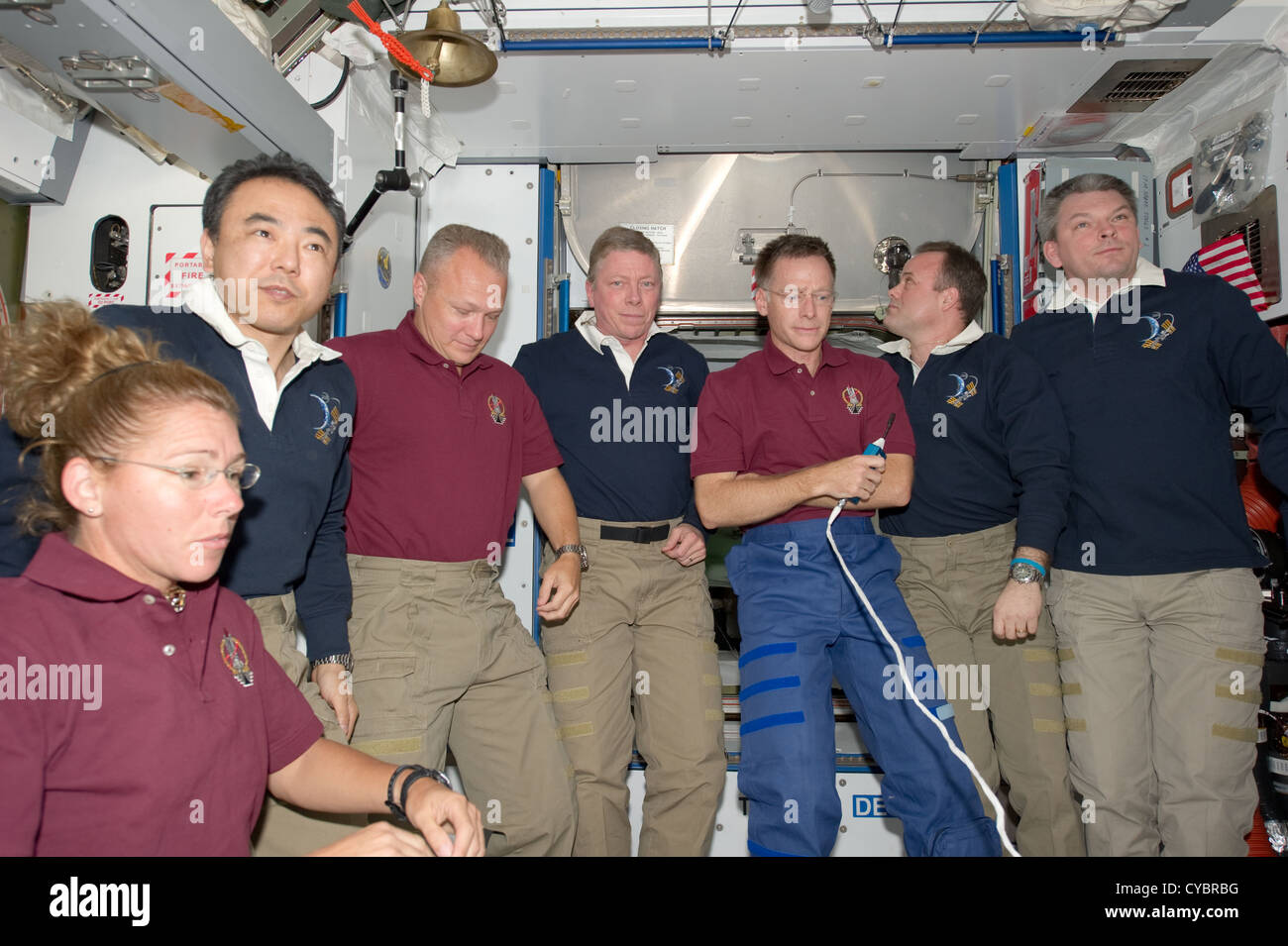 Sts 135 shuttle crew hi-res stock photography and images - Alamy