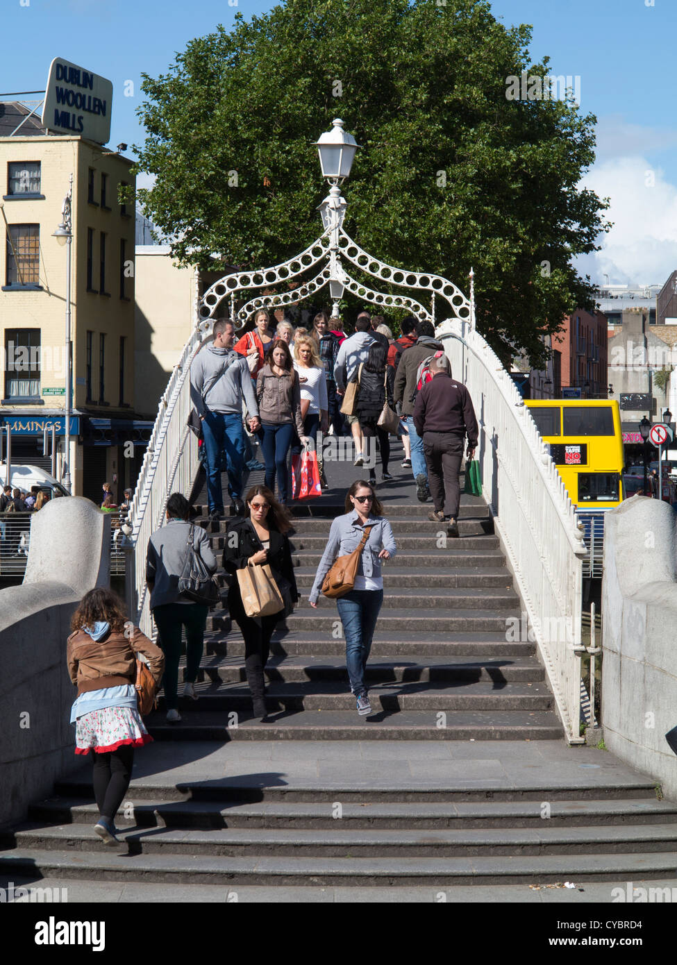Dublin people hi-res stock photography and images - Alamy