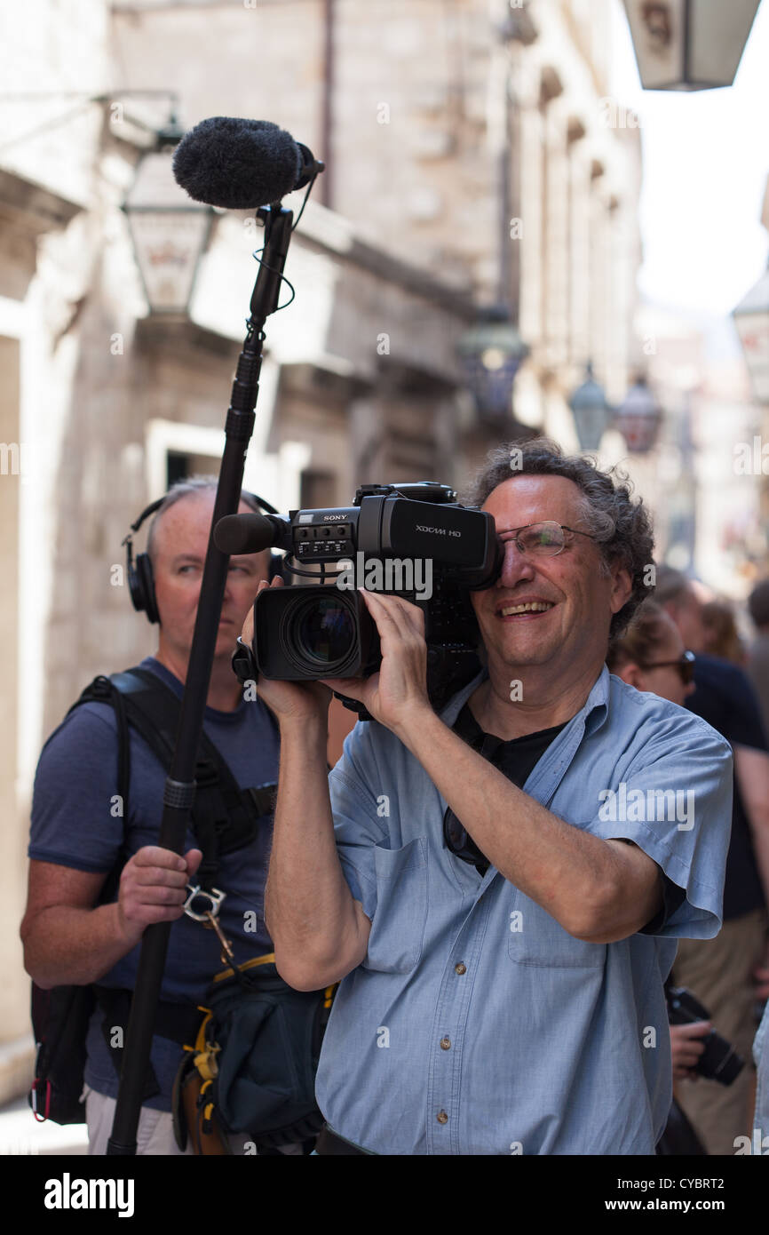 Tv crew films in hi-res stock photography and images - Alamy