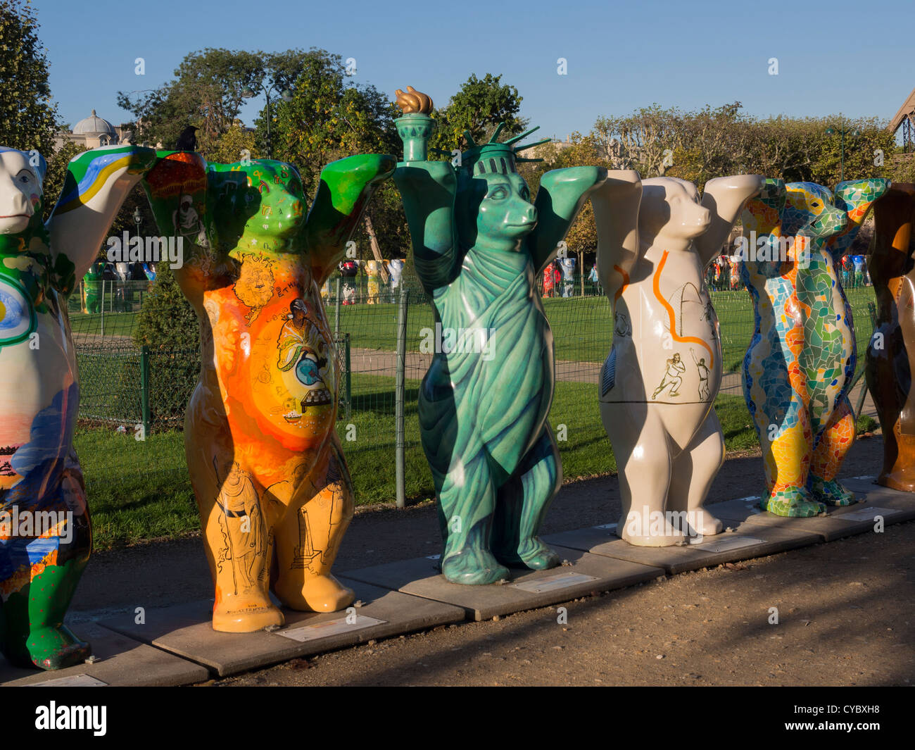 United buddy bears hi-res stock photography and images - Alamy