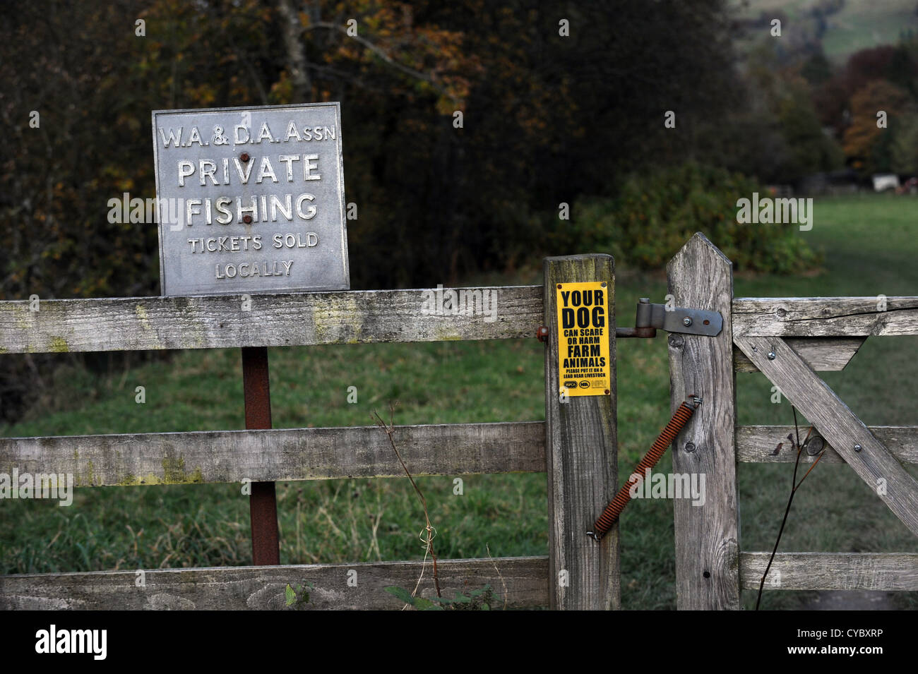 Private fishing signs uk hi-res stock photography and images - Alamy
