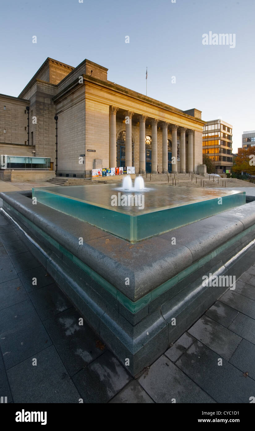Sheffield City Hall and Barkers Pool - Sheffield, England, UK Stock ...