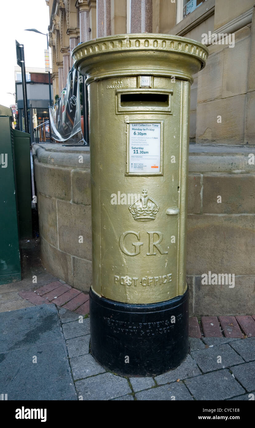 Gold postbox ennis hi-res stock photography and images - Alamy