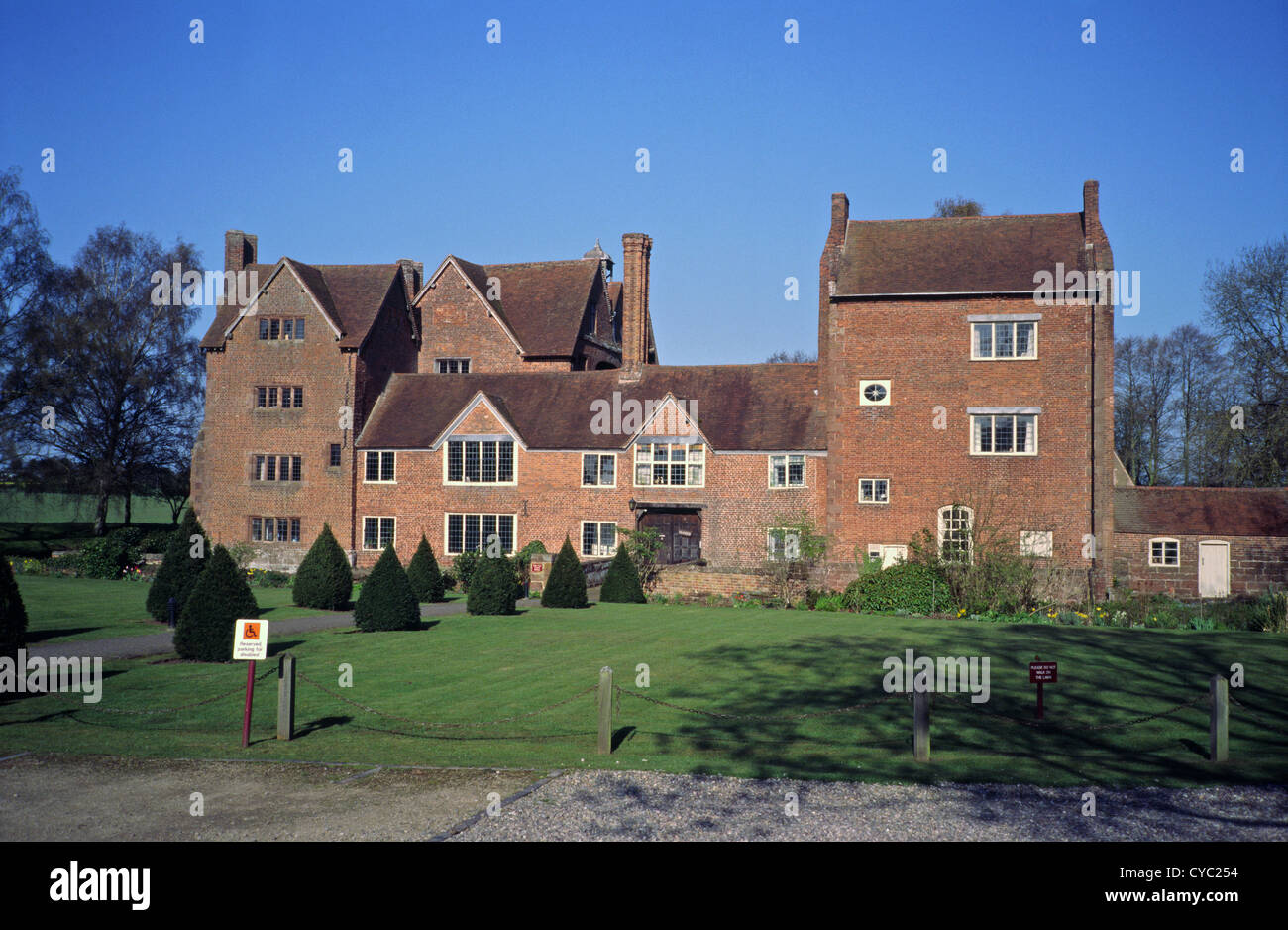 Harvington hall exterior hi-res stock photography and images - Alamy