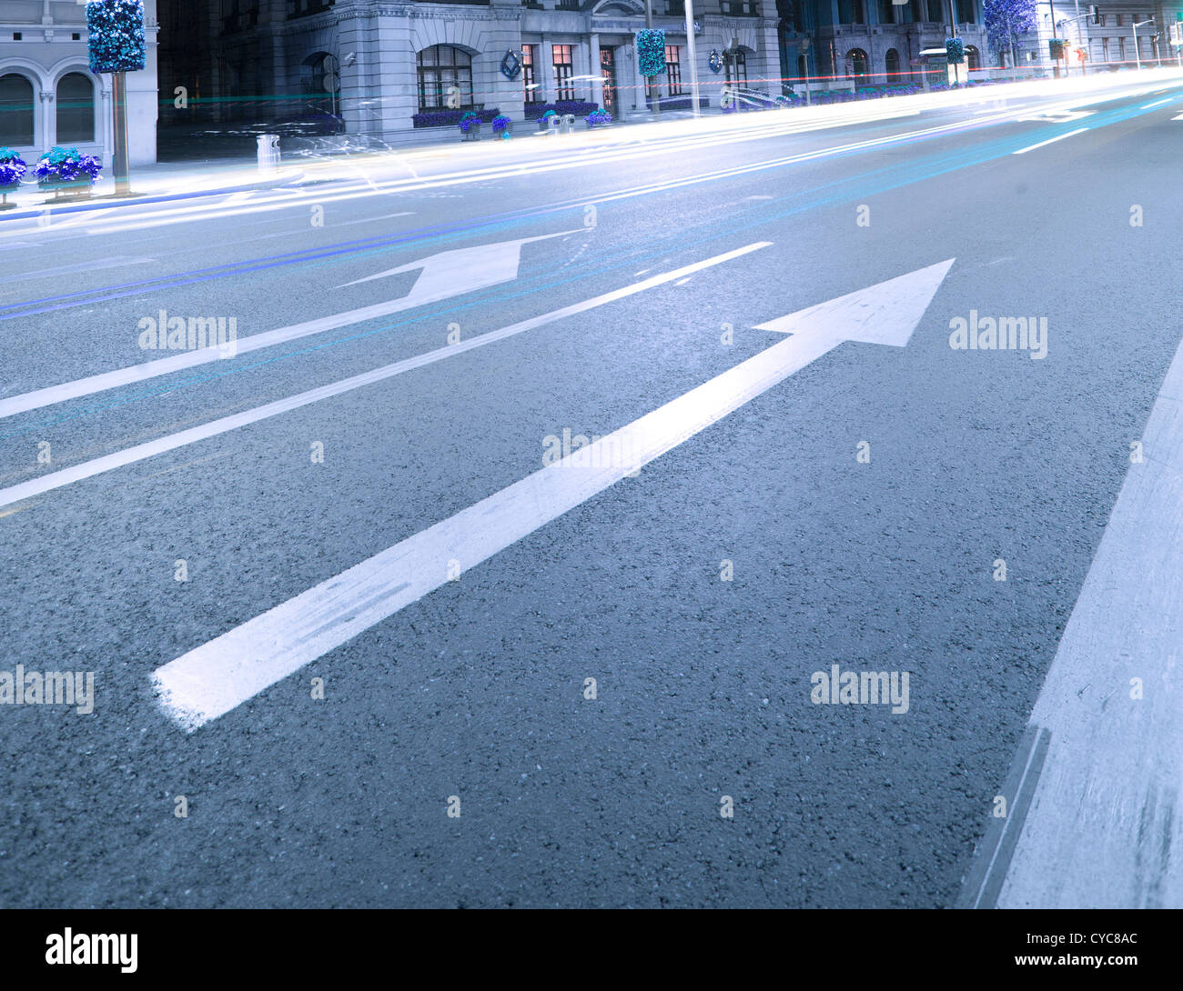 Arrow sign hi-res stock photography and images - Alamy