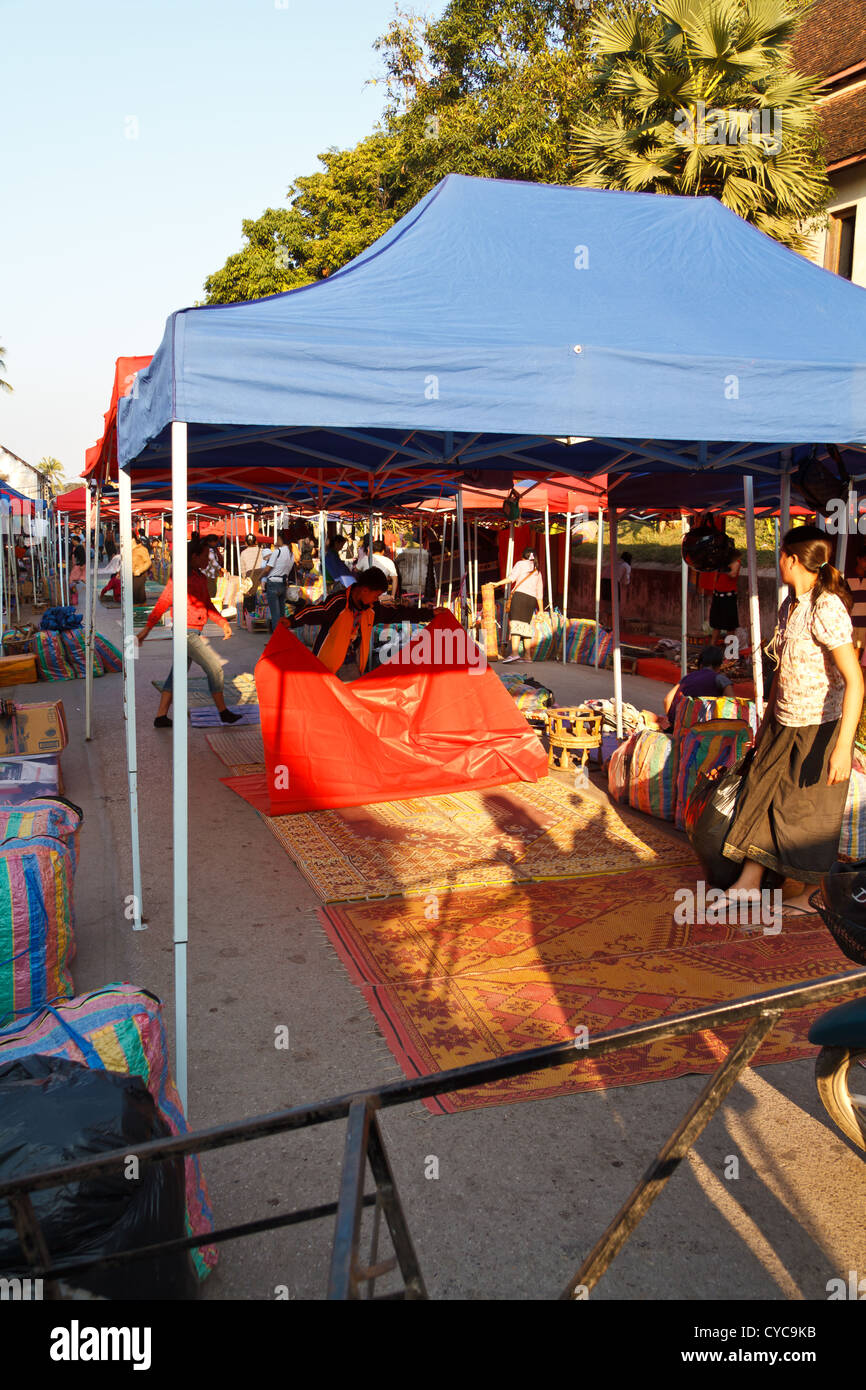 Market setup hi-res stock photography and images - Alamy