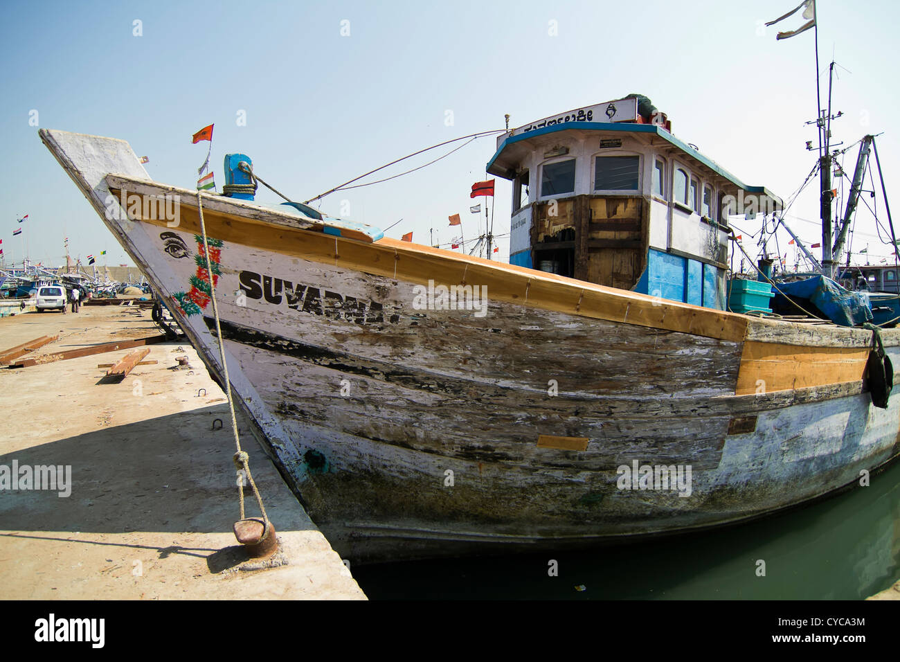 Fishing harbor india hi-res stock photography and images - Alamy