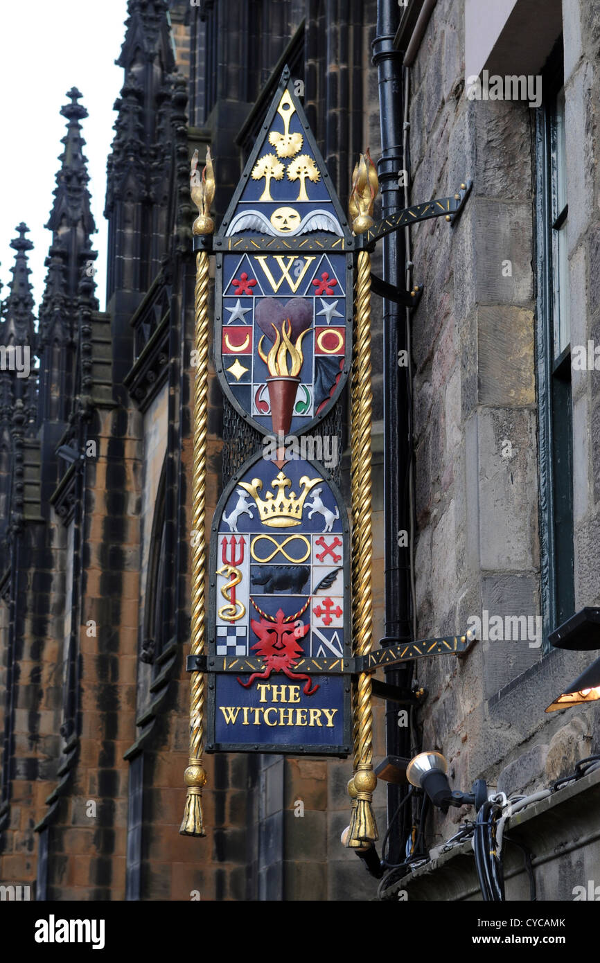 Signboard edinburgh hi-res stock photography and images - Alamy