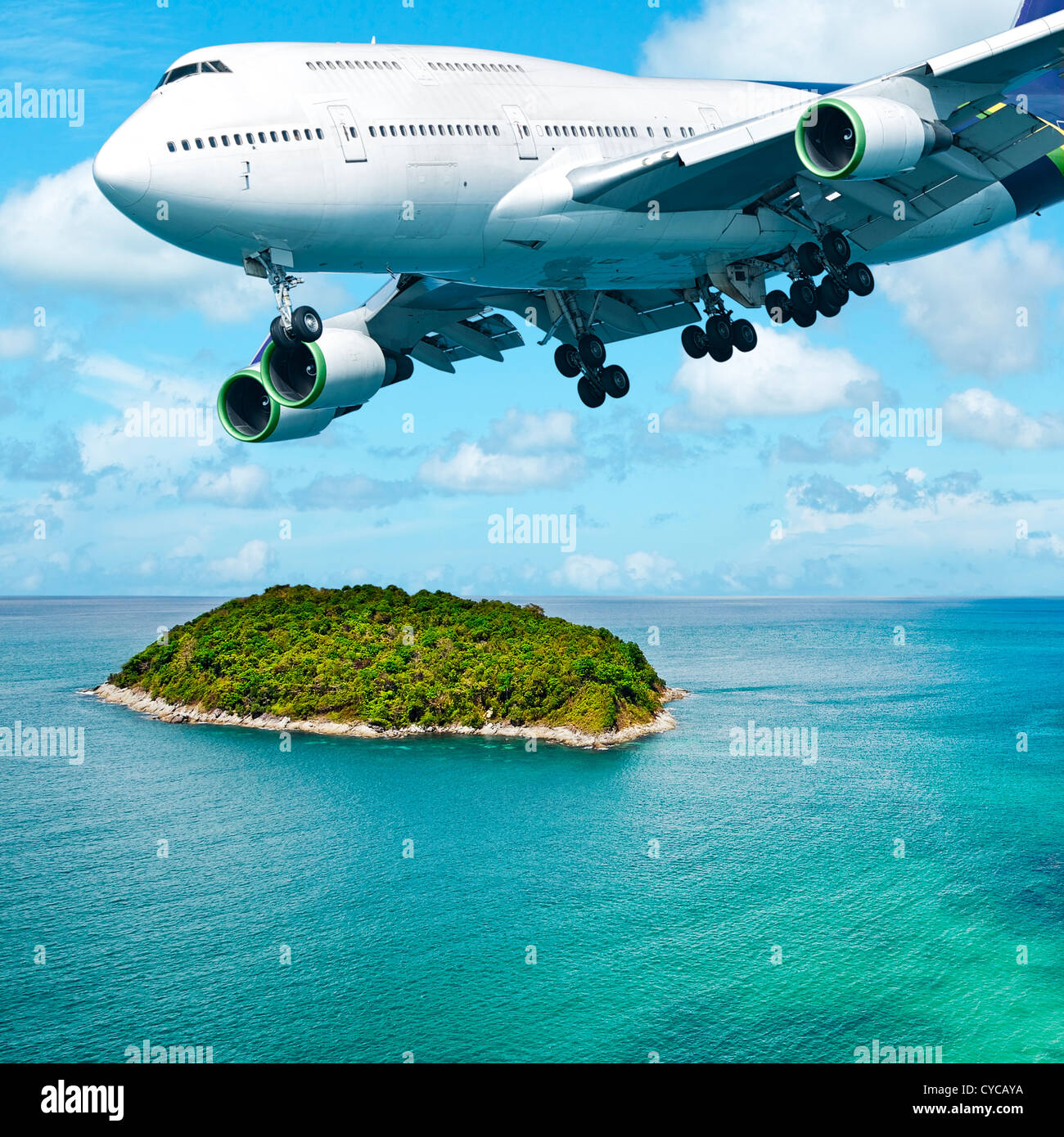 Jumbo jet flying hi-res stock photography and images - Alamy