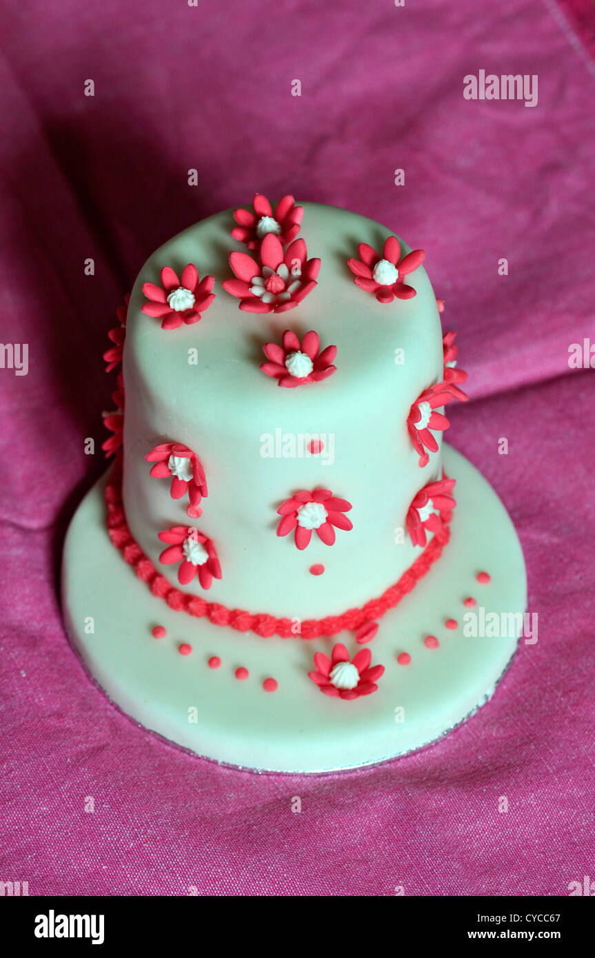 A beautifully iced cake UK Stock Photo - Alamy