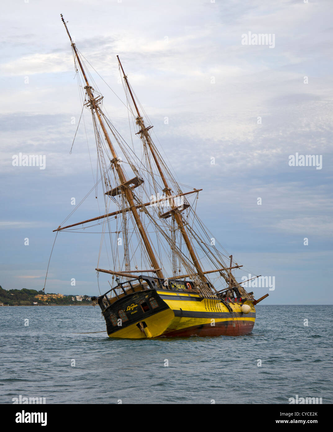 Old galleon hi-res stock photography and images - Alamy