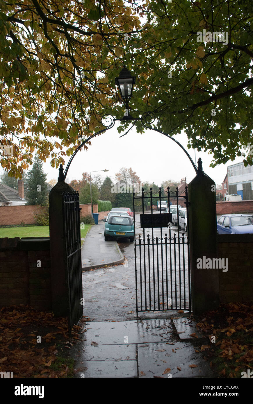 Graveyard st mary and all saints church hi-res stock photography and ...