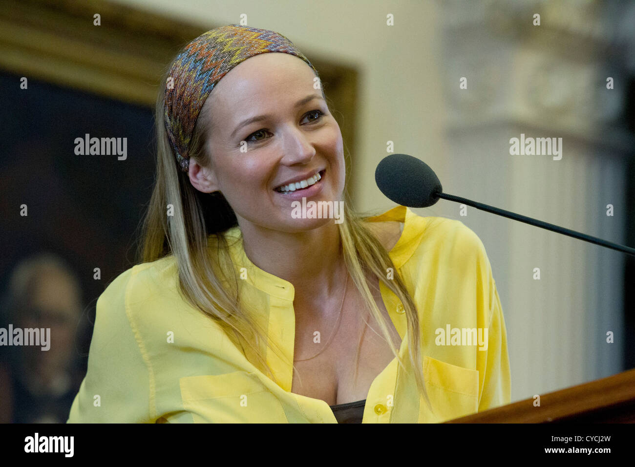 Jewel singer hi-res stock photography and images - Alamy