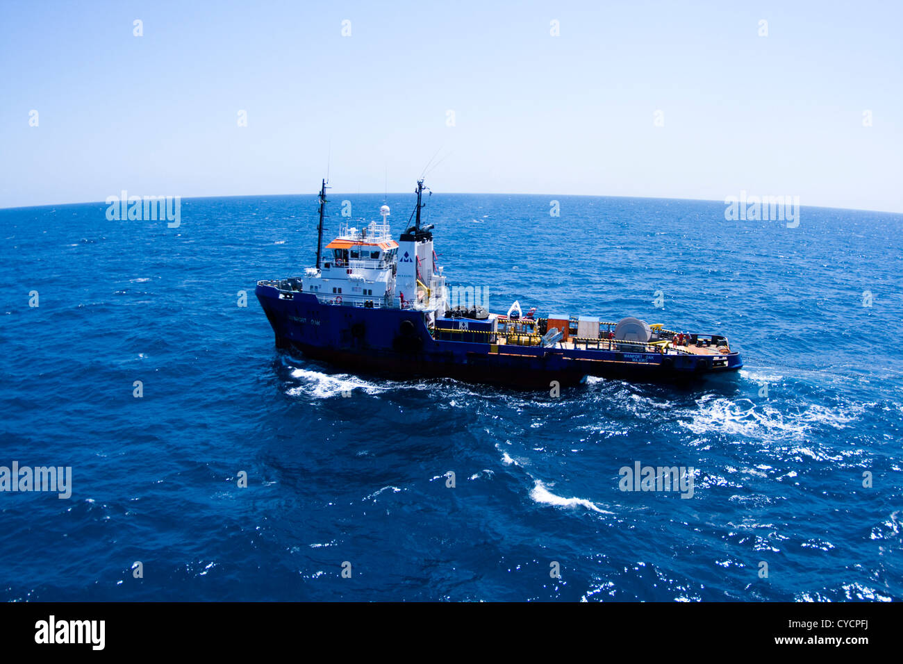 Mainport Oak Supply/tug boat working for CGG Alize Seismic Vessel ...