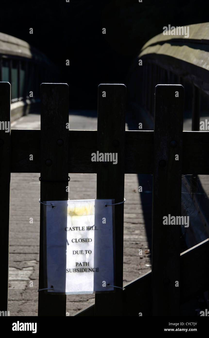 Princes street gardens closed sign hi-res stock photography and images ...