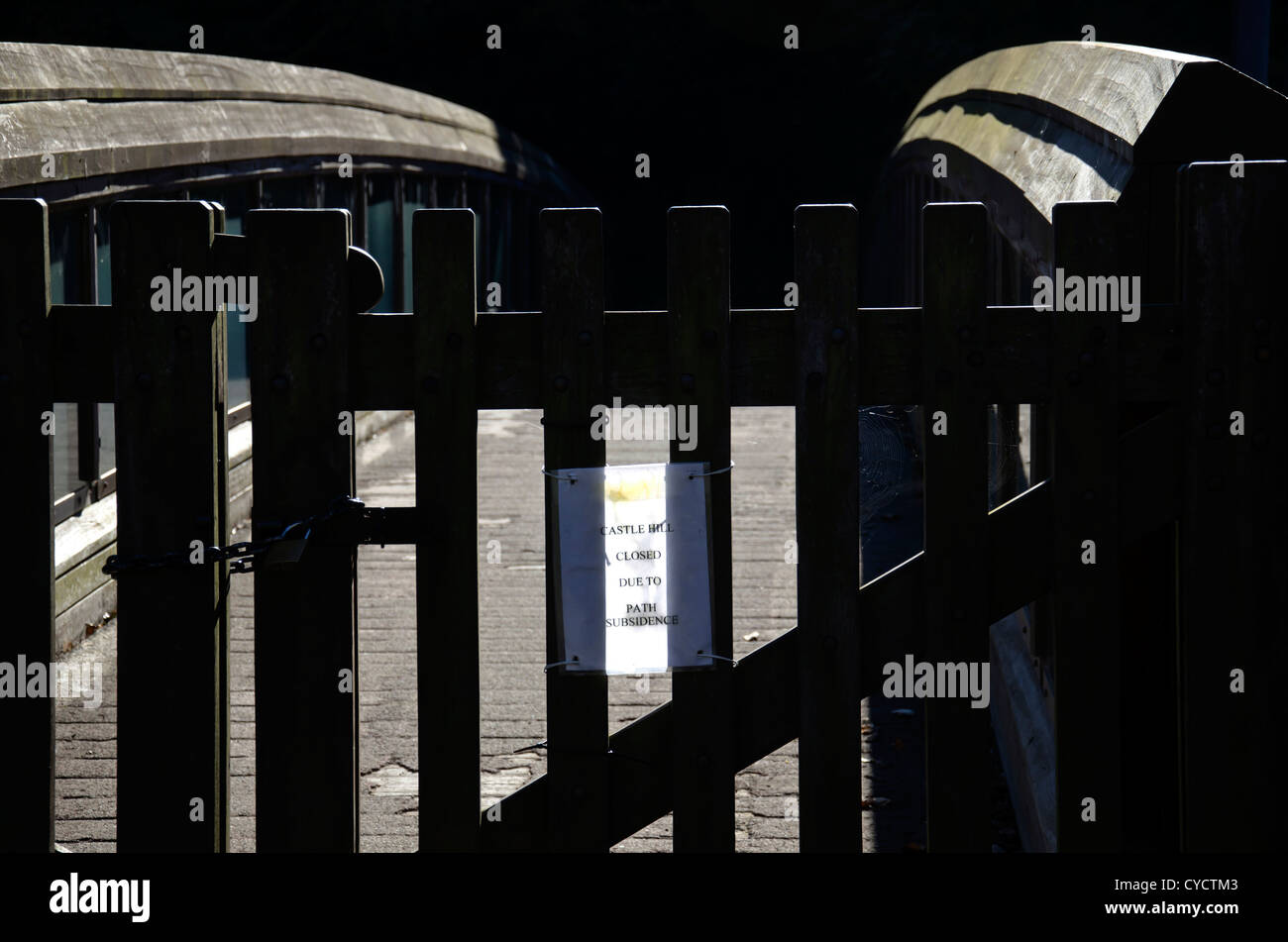 Princes street gardens closed sign hi-res stock photography and images ...