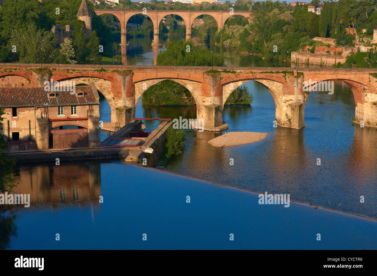 Albi, River Tarn, Old Bridge, Tarn, Midi-Pyrenees, France, Europe Stock ...