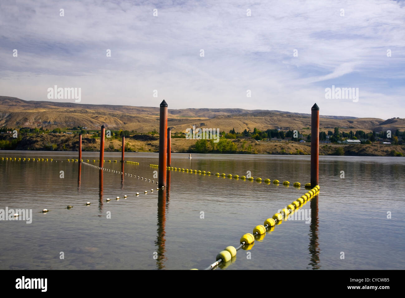 WA04987-00...WASHINGTON - Floats on the Columbia River at Wenatchee ...