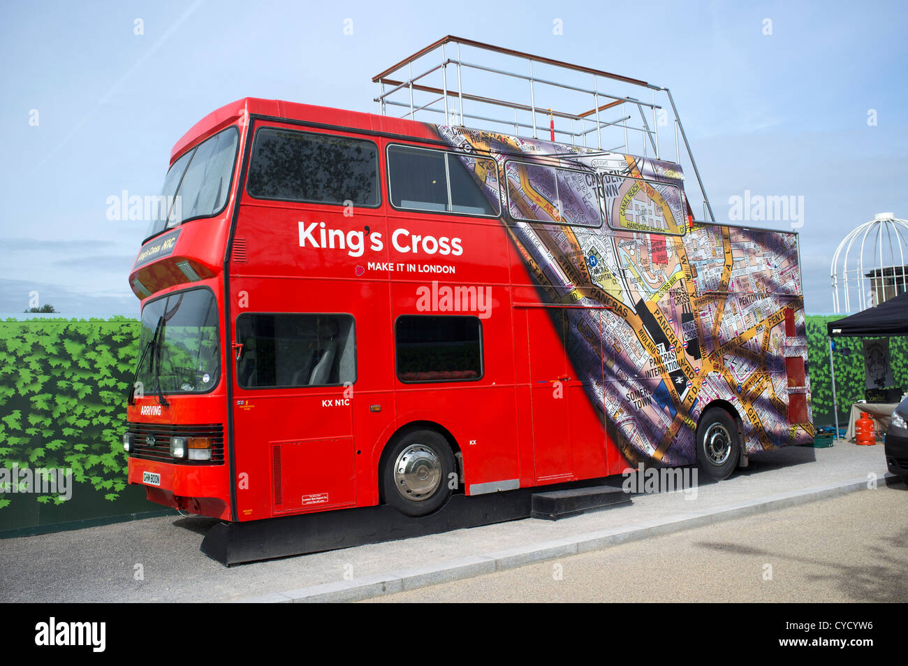 Kings cross london bus hi-res stock photography and images - Alamy