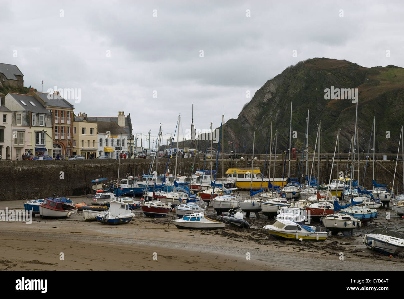 Bronze statue on Devon seafront Stock Photo - Alamy