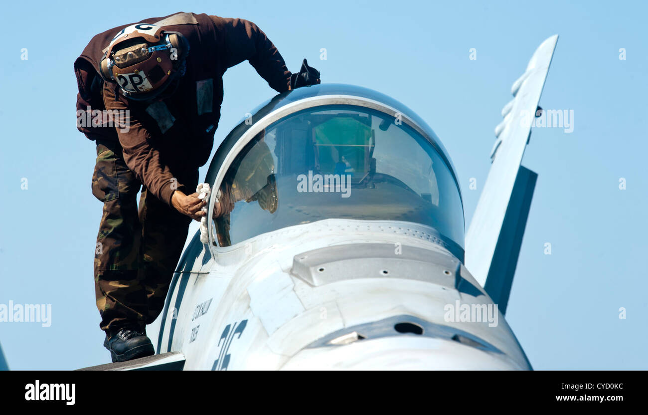 F 14 canopy hi-res stock photography and images - Alamy