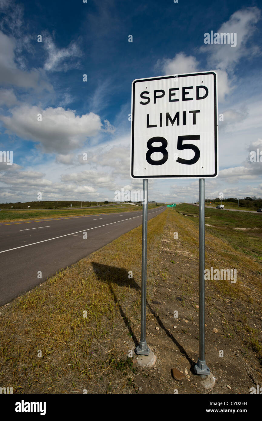 85-mile-per-hour sign on newly opened stretch of toll road State ...