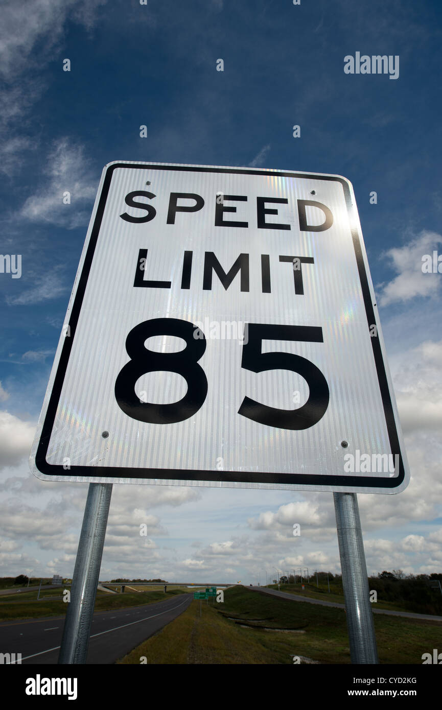 Highway sign 130 hi-res stock photography and images - Alamy