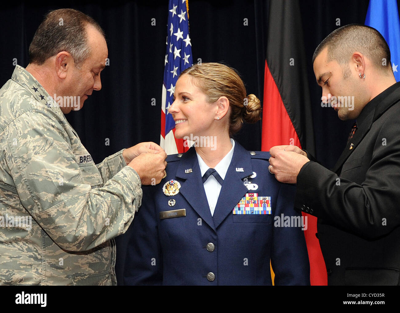 Gen. Philip M. Breedlove, U.S. Air Forces in Europe commander, pins the ...
