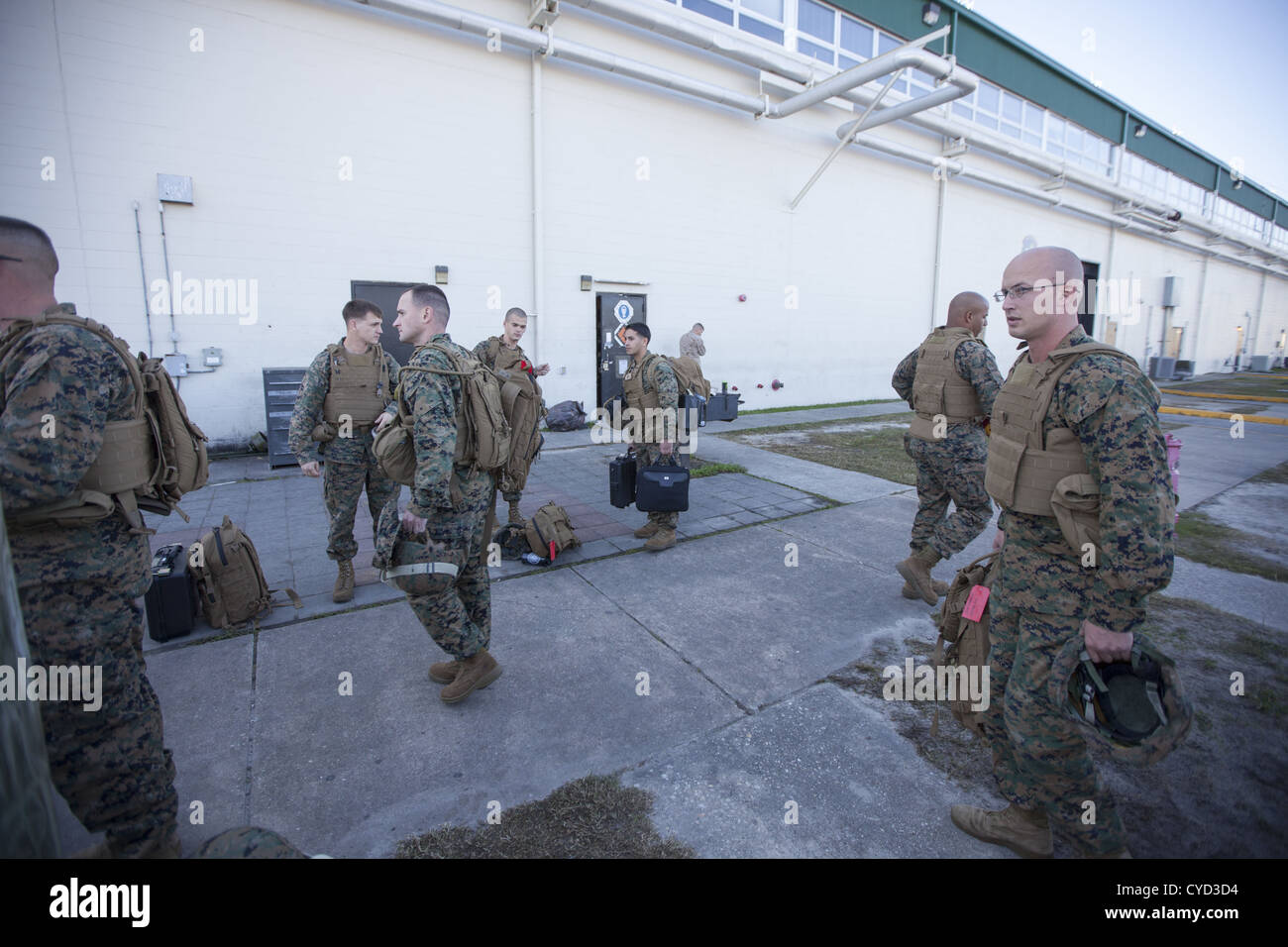 Sailors marines aboard wasp hi-res stock photography and images - Alamy