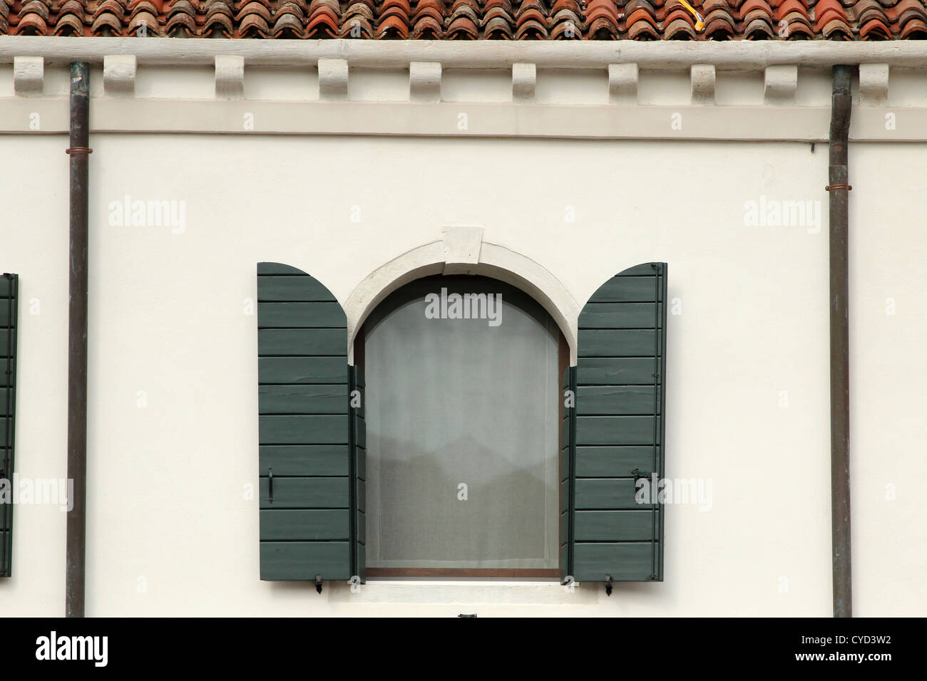 Open shutters hi-res stock photography and images - Alamy