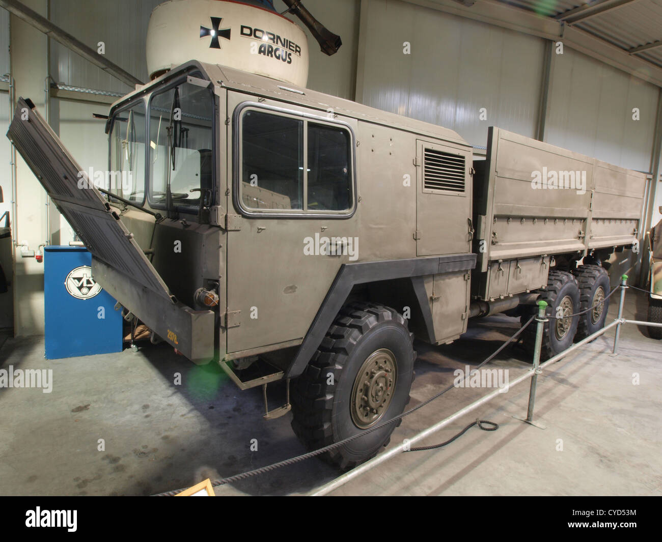 Missile launcher man hi-res stock photography and images - Alamy