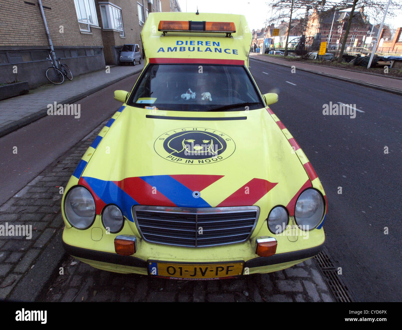 Emergency medical vehicles High Resolution Stock Photography and Images ...