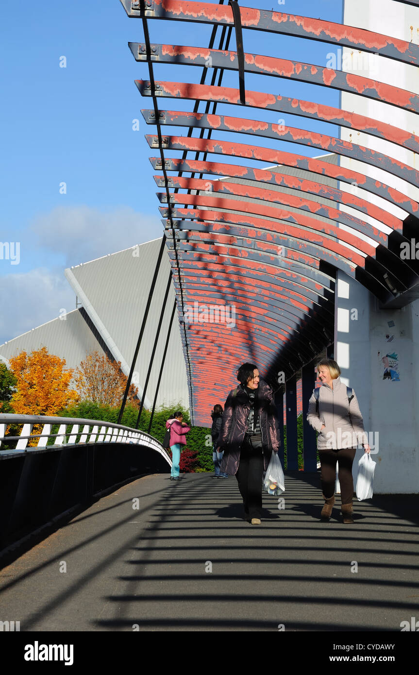 Women crossing Bell's Bridge Stock Photo - Alamy