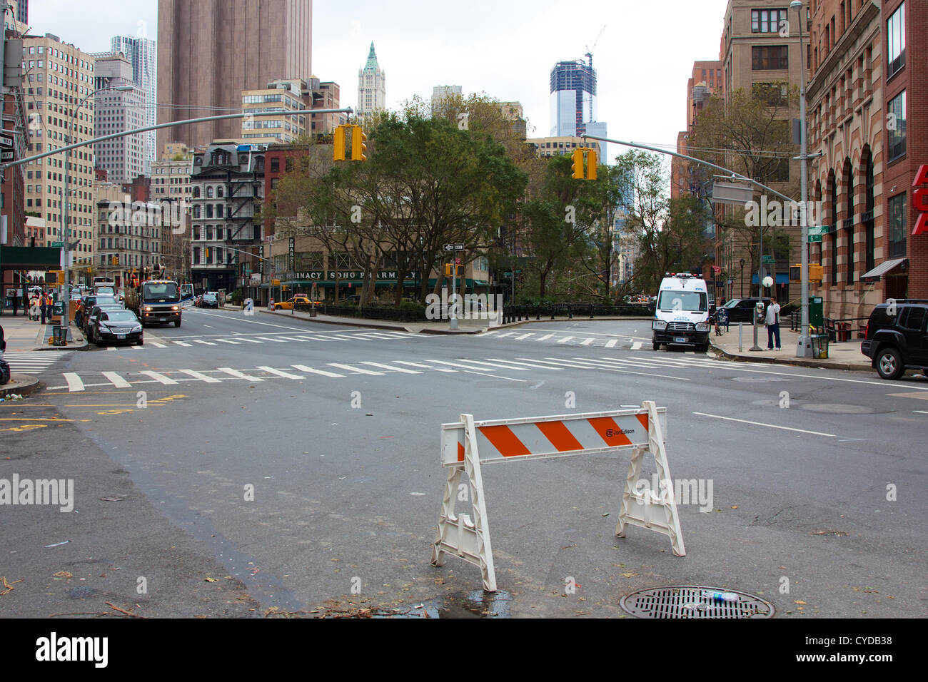 NEW YORK, NY - OCTOBER 31, 2012: Streets in the blackout zone in Lower ...