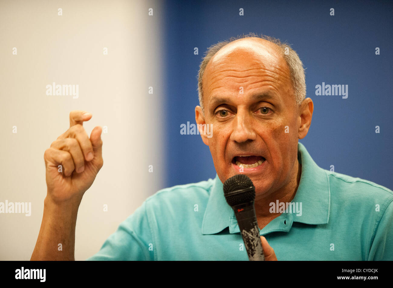 Nov. 1, 2012 - Tucson, Arizona, U.S - RICHARD CARMONA, the Democratic ...