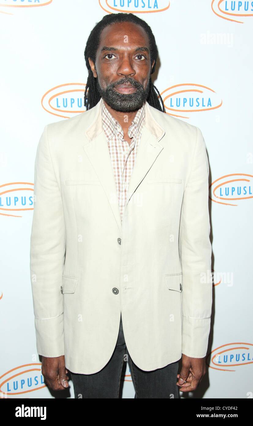 Nov. 1, 2012 - Los Angeles, California, U.S. - Kevin Hall attends Lupus ...