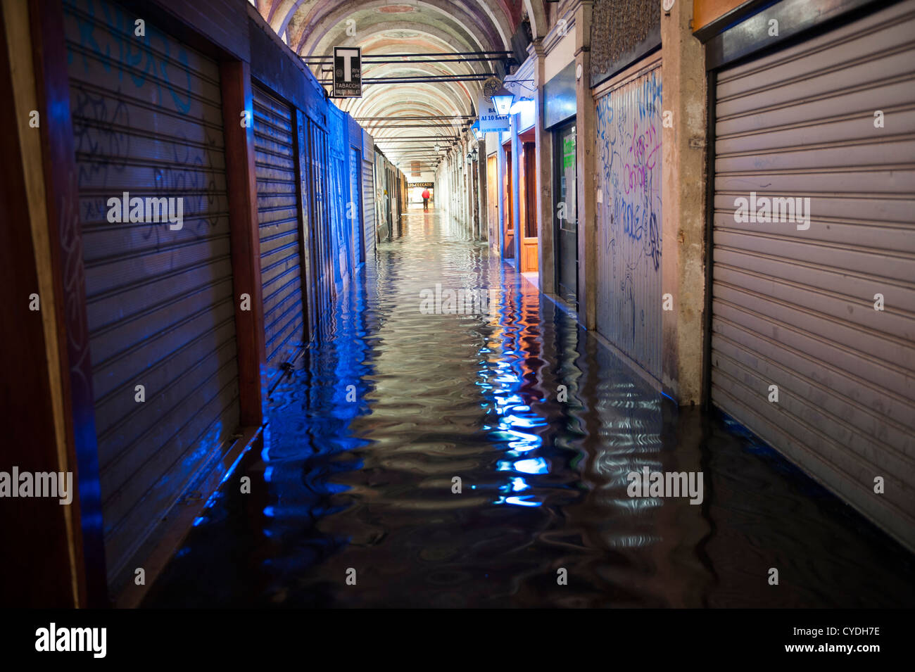 Street flooded shops hi-res stock photography and images - Alamy