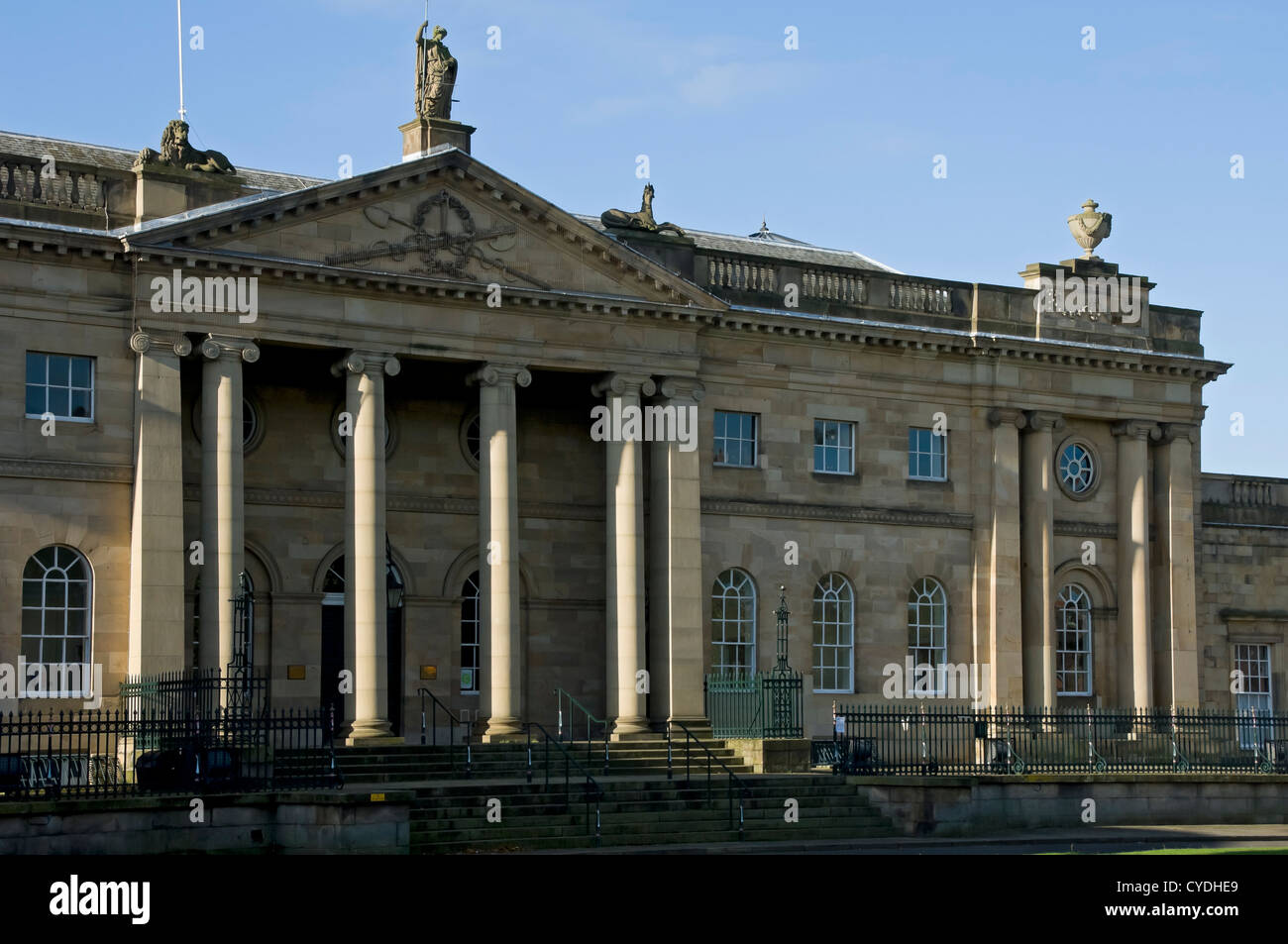 Crown Court Building Stock Photos & Crown Court Building Stock Images ...
