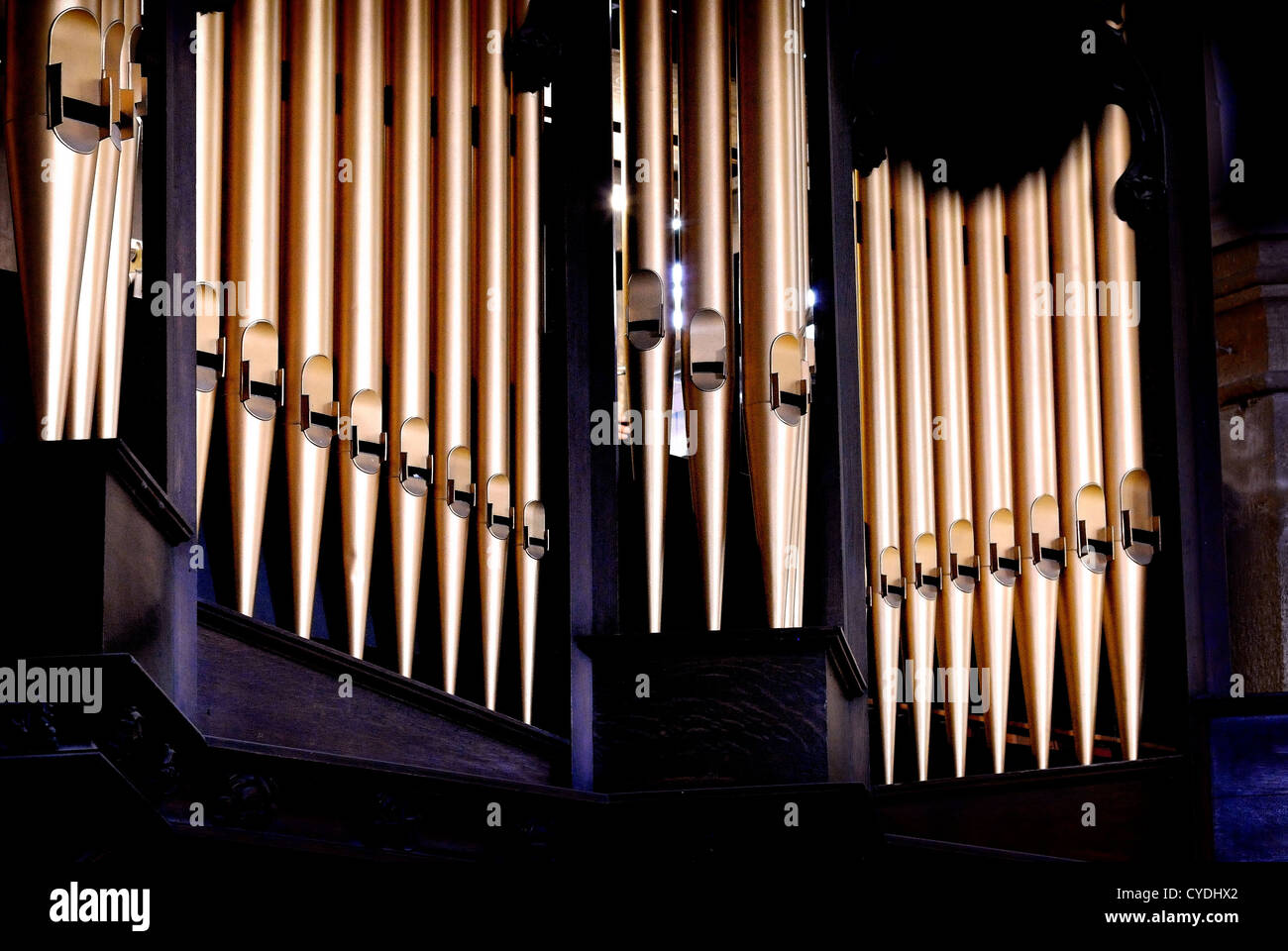 Long organ pipes hi-res stock photography and images - Alamy