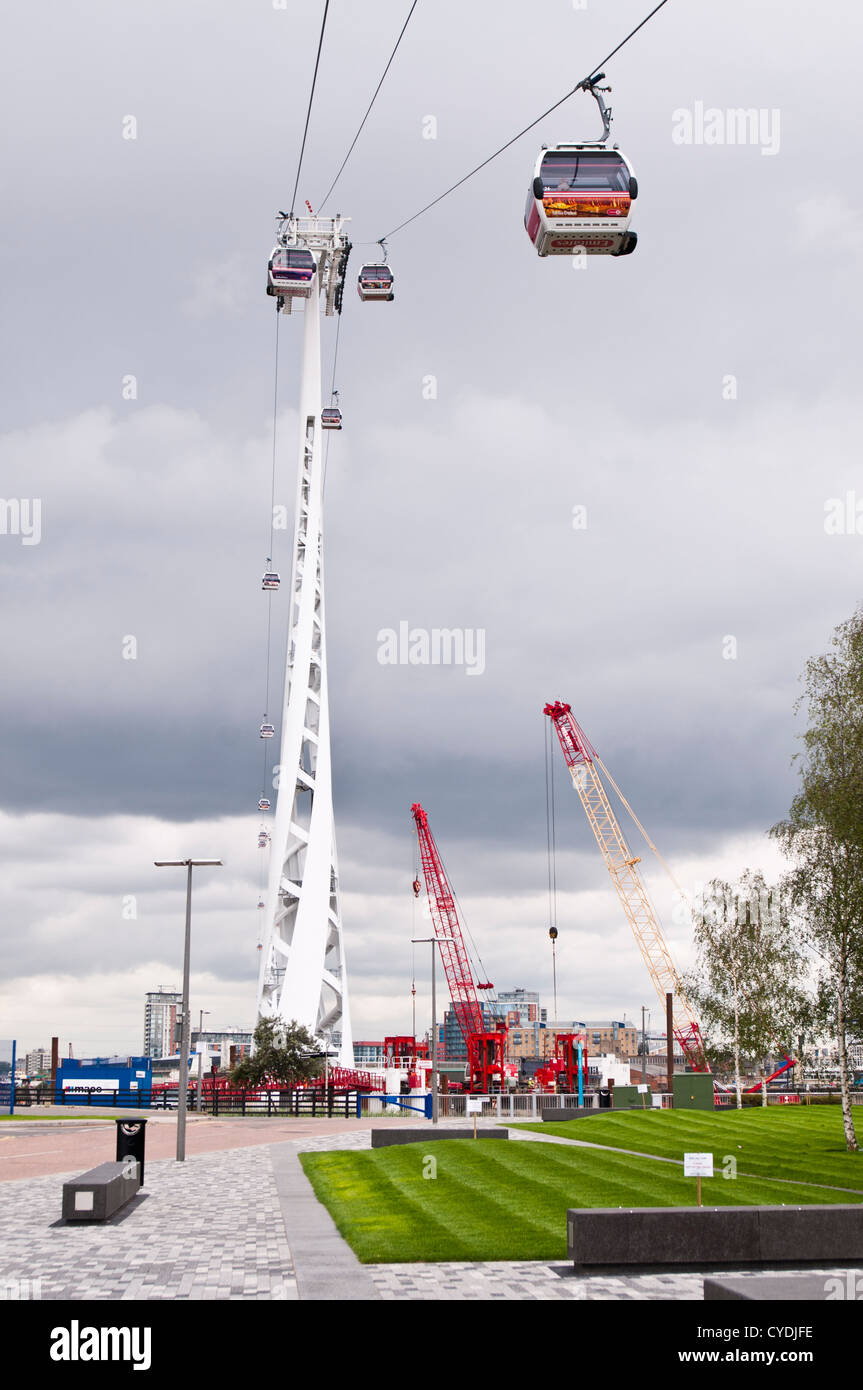 Emirates cable cars hi-res stock photography and images - Alamy