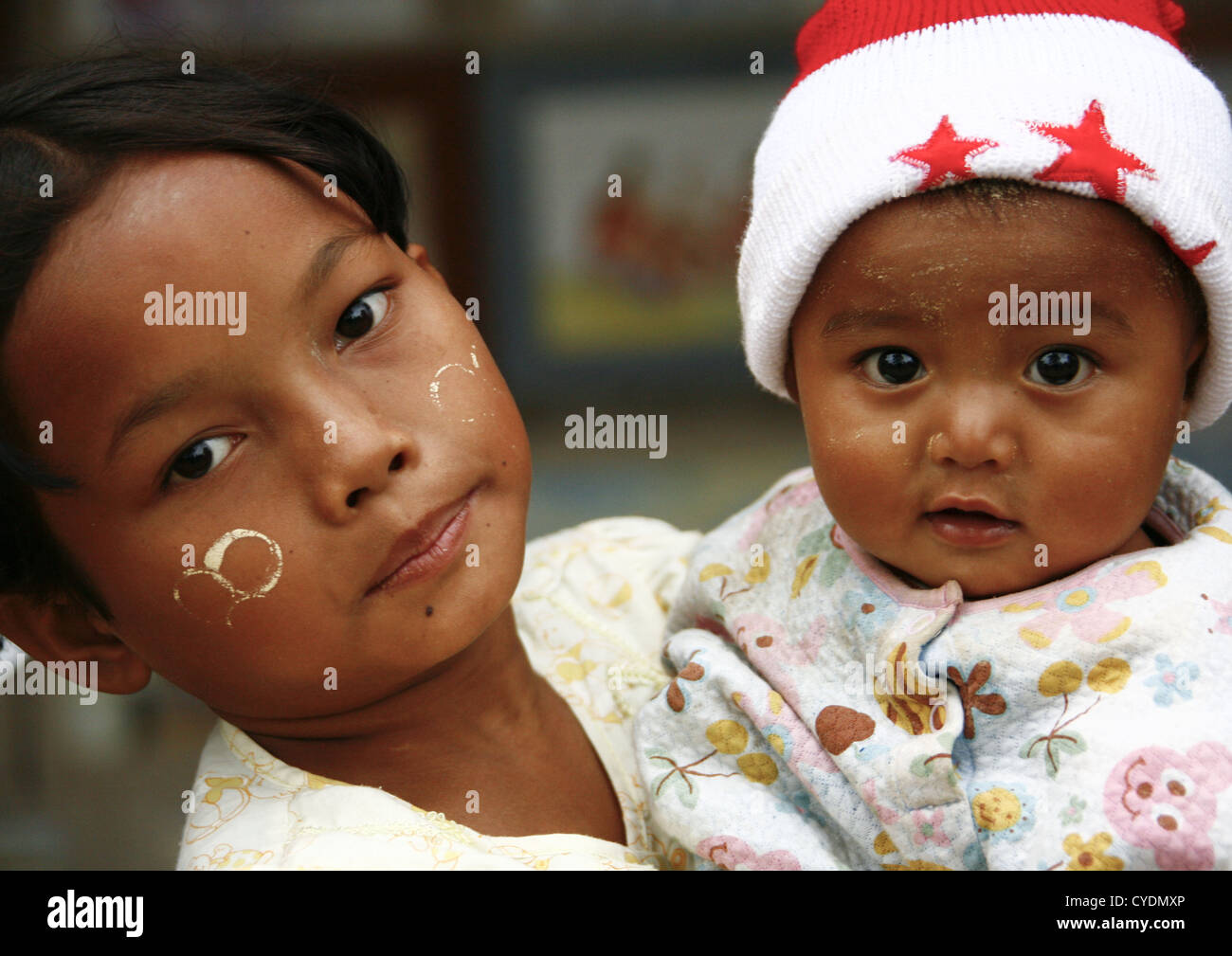 Innwa Kids, Myanmar Stock Photo - Alamy