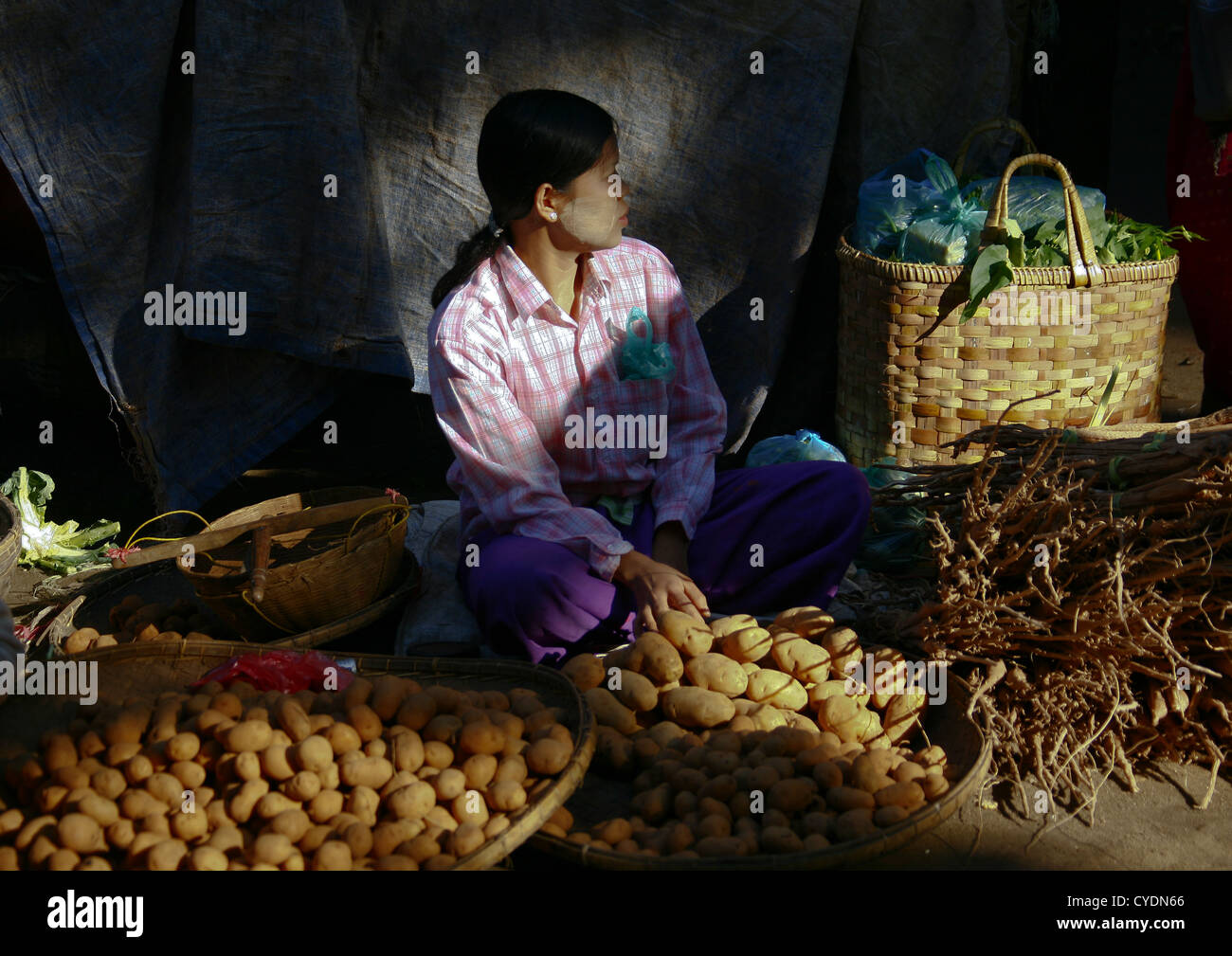 Bagan Market, Myanmar Stock Photo - Alamy