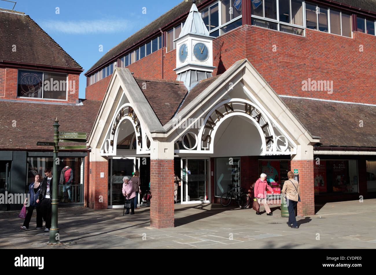 Swan Walk Shopping Centre, Horsham Stock Photo - Alamy