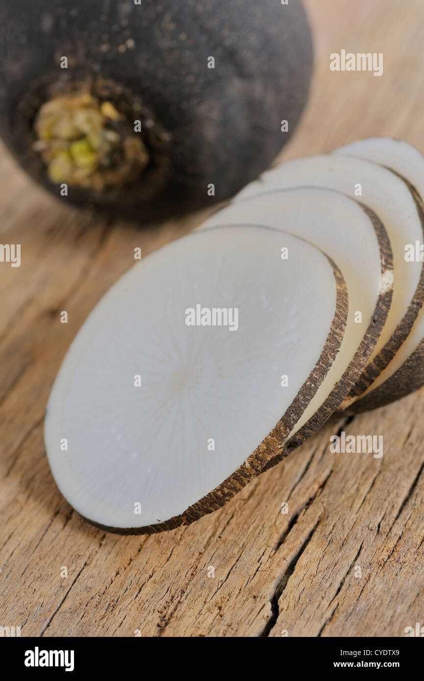 Black spanish round radish hi-res stock photography and images - Alamy