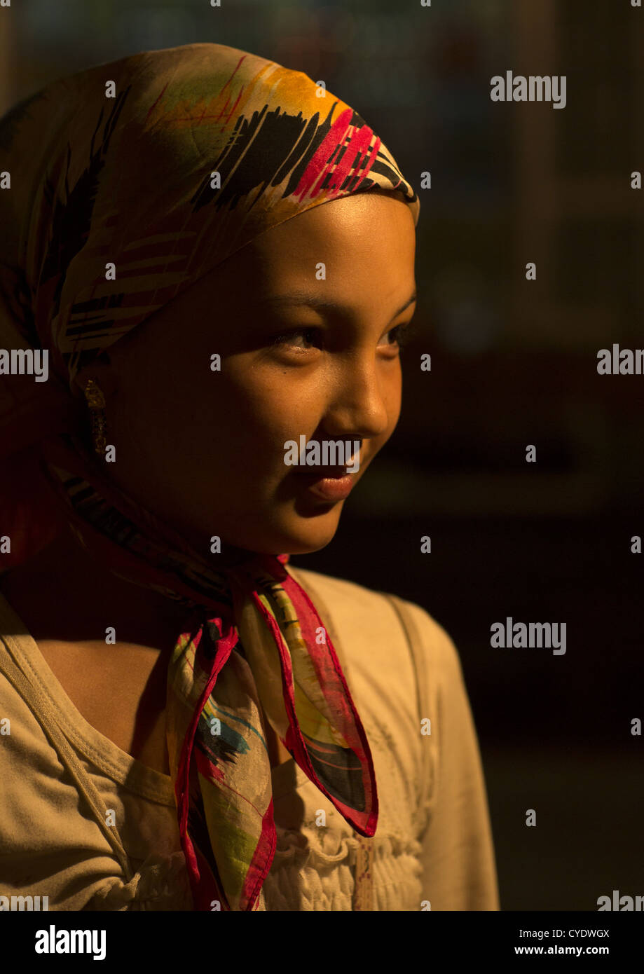 Group smiling young uyghur chinese hi-res stock photography and images ...