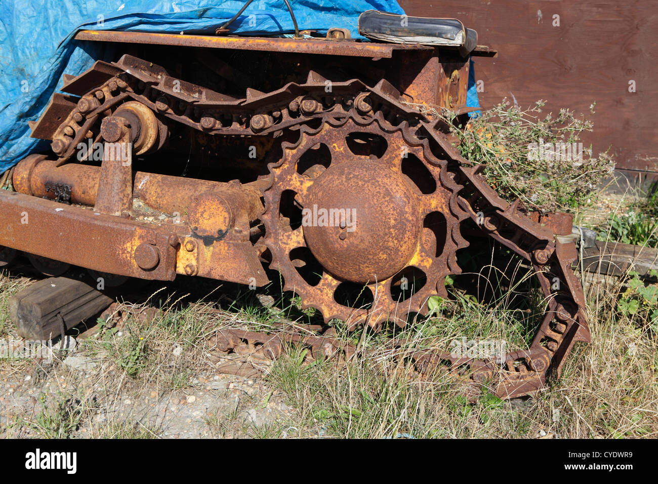 Old caterpillar bulldozer hi-res stock photography and images - Alamy